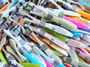 Personalized toothbrushes & dental hygiene in bulk